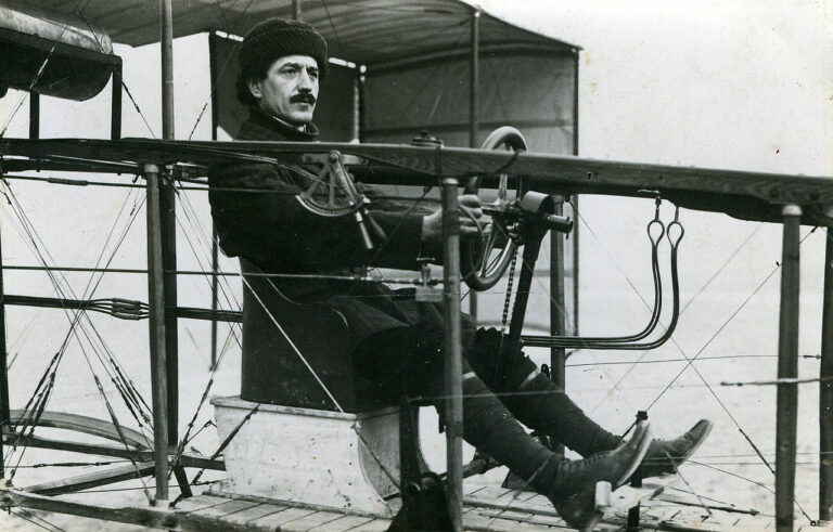 Maurice COLLIEX, the first flight test pilot – Musée de l'aviation